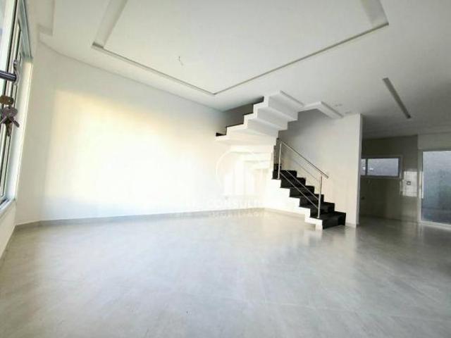 Sobrado em condomínio com três quartos /suíte/closet ótimo acabamento