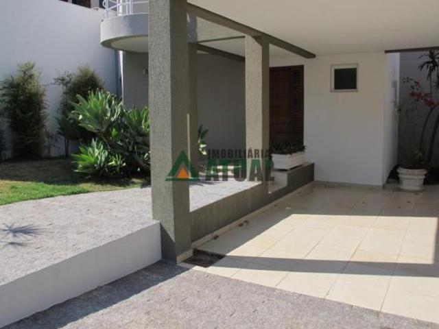 Sobrado em condomínio com 03 quartos sendo 01 suíte na região sul de Londrina