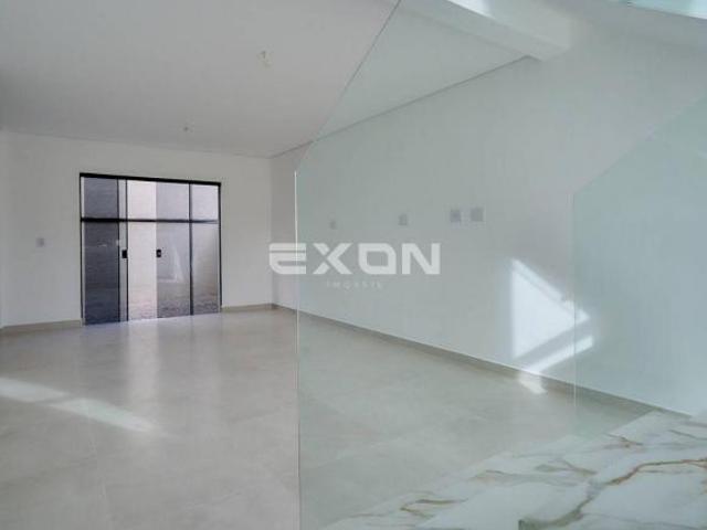 Sobrado em condomínio com 141m² privativos no bairro Itália em São José dos Pinhais