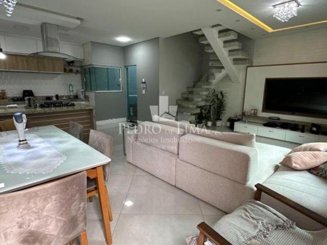 Sobrado em condomínio com 2 dormitórios, 1 suíte, 3 vagas, 215 M² e fino acabamento na Vila Ré