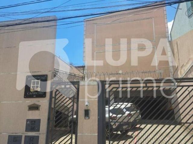 Sobrado em condomínio com 2 dormitórios sendo 1 Suíte á venda na Vila Nivi