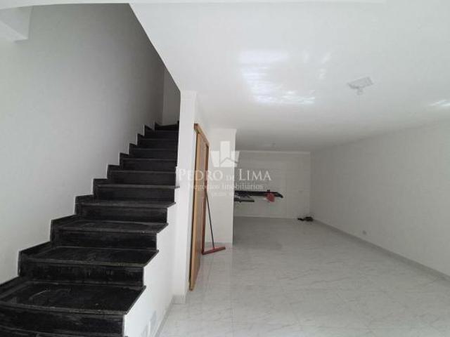 Sobrado em condomínio, com 2 suítes, 1 vagas, 80 m², na Vila Ré