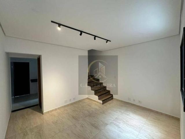 Sobrado em condomínio com 2 quartos e quintal à venda por R$ 450.000 Aviação Praia Grande/SP