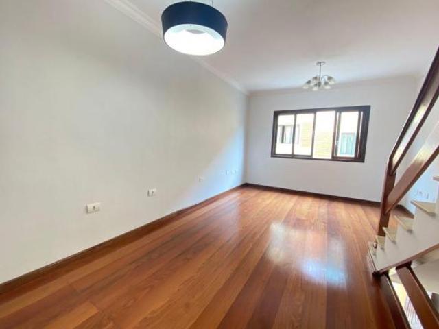 Sobrado em condomínio com 2 quartos e 2 vagas à venda na Vila Gomes / Butantã. FL64
