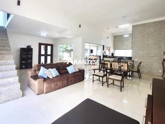 Sobrado em condomínio com 322m² 3 quartos à venda no Gávea Hill 2
