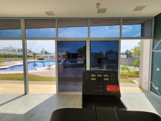 Sobrado em Condomínio com 3 amplas suítes, Espaço Gourmet e Piscina