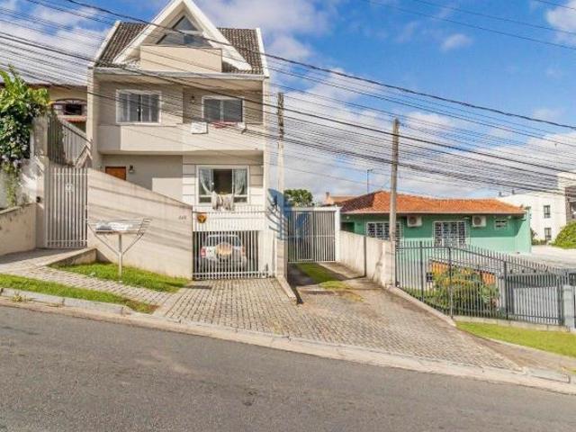 Sobrado em condomínio com 3 dormitórios à venda no Tingui