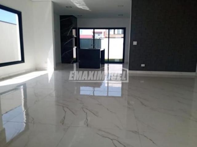 Sobrado em condomínio com 3 suítes e 4 vagas! Villagio Wanel