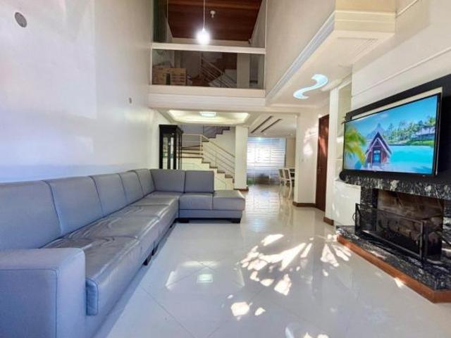 Sobrado em condominio com 4 dormitorios, 1 suite 3 vagas de garagem