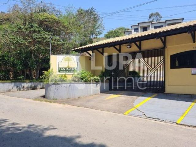Sobrado em Condomínio com 4 dormitórios sendo suítes á venda em Mairiporã