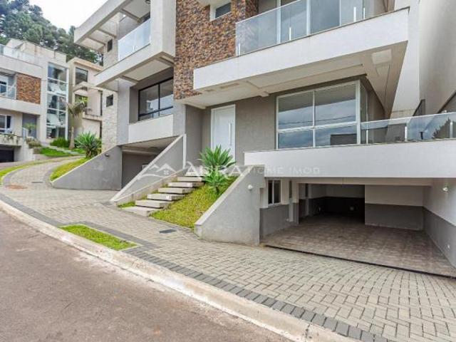 Sobrado em condomínio clube com 211 m², 3 quartos sendo 1 suíte à venda no bairro Santa Cândida