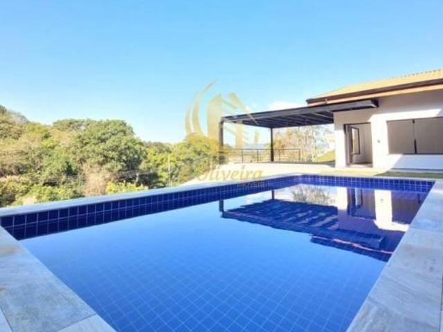 Sobrado em Condomínio à Venda, 4 suítes, A/C 315m² A/T 1.030m2