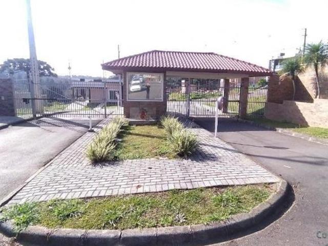 Sobrado em condomínio, a venda 03 quartos c/suíte no Bairro Rincão em Colombo PR