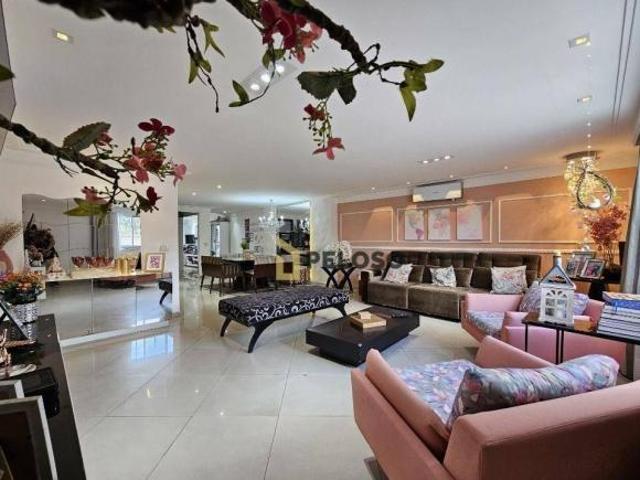 Sobrado em condomínio à venda | 350m² | 4 suítes | 4 vagas | Horto Florestal São Paulo/SP