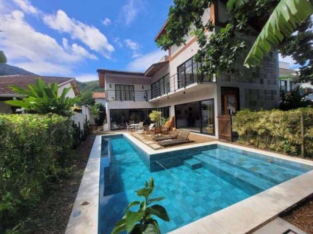 Sobrado em condomínio à venda em São Sebastião, Toque Toque Pequeno, com 4 quartos, 300m²