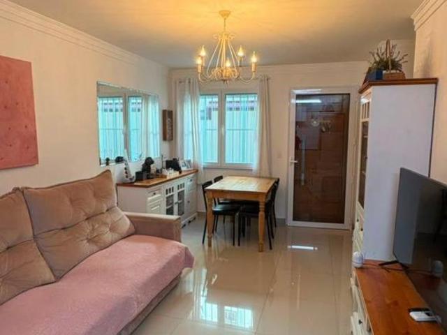Sobrado em Condomínio à Venda em Santana | 2 Suítes, 2 Vagas e 57m²