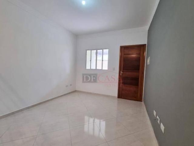 Sobrado em condomínio a venda na Vila Carrão com 2 suítes e 1 vaga de garagem