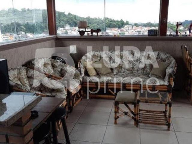 Sobrado em condomínio à venda na Vila Pedra Branca!