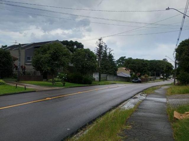 Sobrado em condomínio Alto Padrão com 202 m² e 4 quartos à venda no Santa Cândida