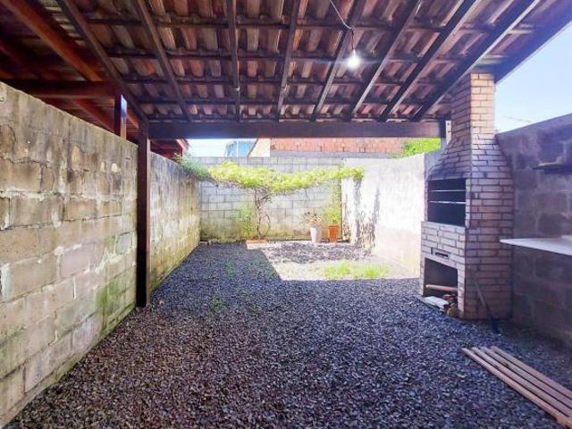Sobrado em condomínio de 2 quartos e 1 vaga para carro no bairro Igara em Canoas
