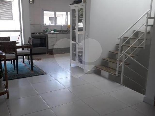 SOBRADO EM CONDOMINIO FECHADO 4 SUITES