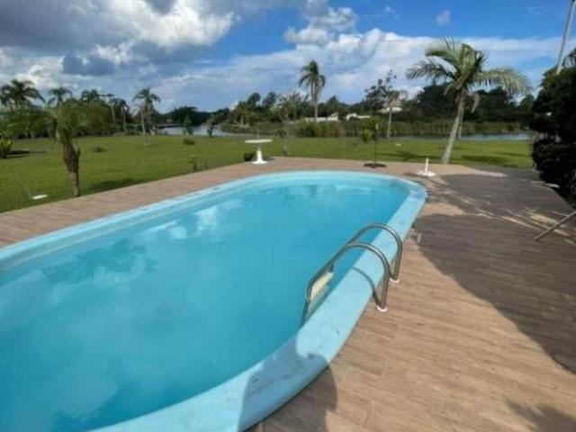 SOBRADO EM CONDOMÍNIO FECHADO