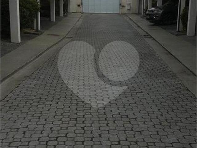 SOBRADO EM CONDOMINIO FECHADO