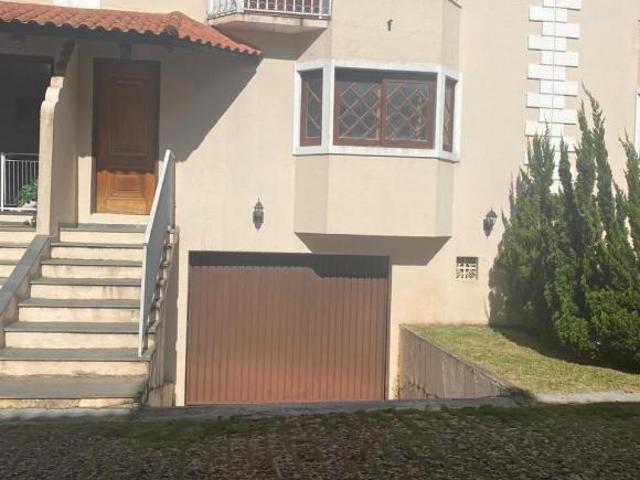 SOBRADO EM CONDOMÍNIO FECHADO