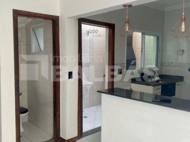 SOBRADO EM CONDOMINIO FECHADO 2 SUÍTES PENHA
