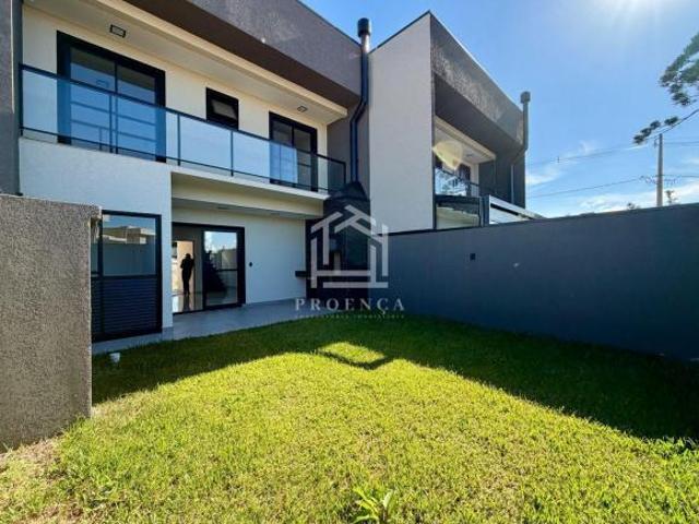 Sobrado em condomínio fechado, 3 dorm. à venda, 145m² por R$ 980.000 Costeira SJP/PR
