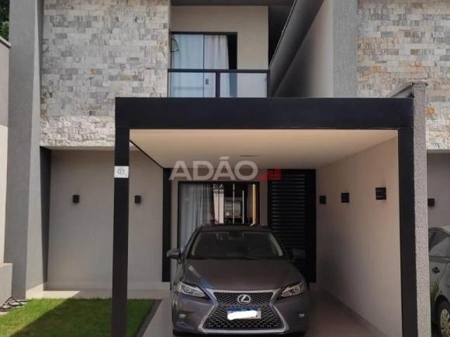 Sobrado em Condomínio Fechado, 3 quartos/ 1 suíte com varanda, móveis planejados, próximo ao Hugol e
