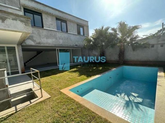 Sobrado em condomínio fechado à venda, 4 suítes, 4 vagas, piscina, 450 m², Campo Belo