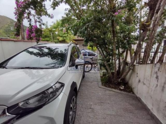 Sobrado em condomínio fechado a 200m da praia Martim de Sá Caraguatatuba/SP