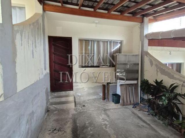 Sobrado em condomínio fechado, aceita financiamento bancário e FGTS