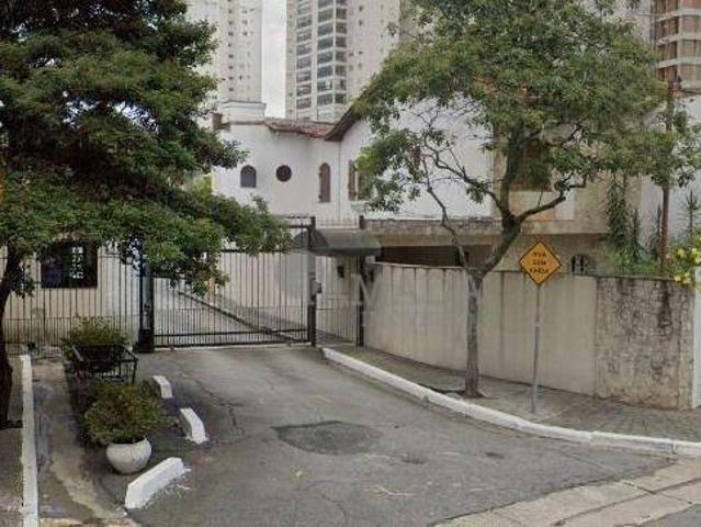 Sobrado em condomínio fechado, com 3 dormitórios à venda, 110 m² por R$ 745.000 Jardim Independênc