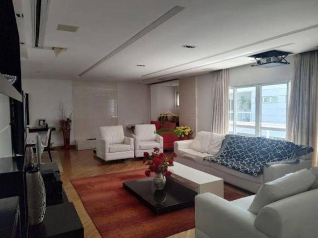 Sobrado em Condomínio Fechado, com 3 dormitórios à venda, 404 m² por R$ 1.900.000 Vila Gilda San