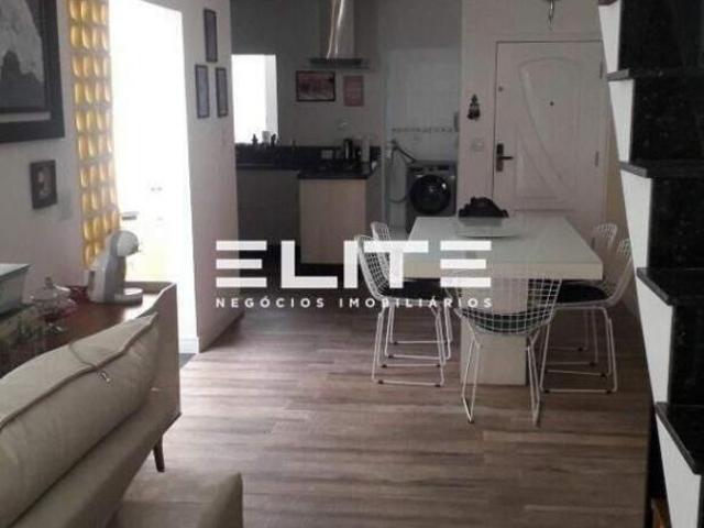 Sobrado em Condomínio Fechado ! Com 3 dormitórios, Espaço Gourmet e 194m² Região Privilegiada!