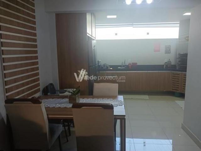 SOBRADO EM CONDOMÍNIO FECHADO COM 02 QUARTOS E 02 VAGAS DE GARAGEM