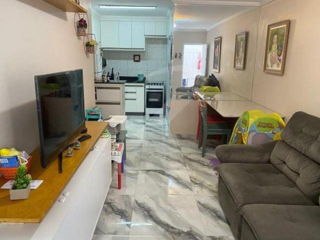Sobrado em Condomínio fechado com 105 mts², 02 quartos, 1 vaga, na Vila Nivi