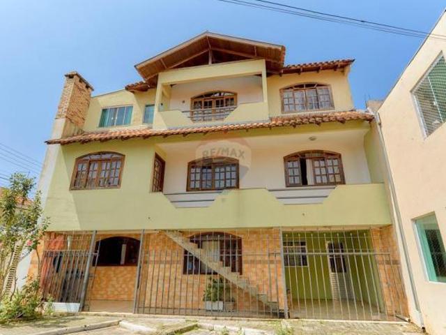 Sobrado em condomínio fechado com 4 quartos sendo 1 no térreo no bairro Sitio Cercado