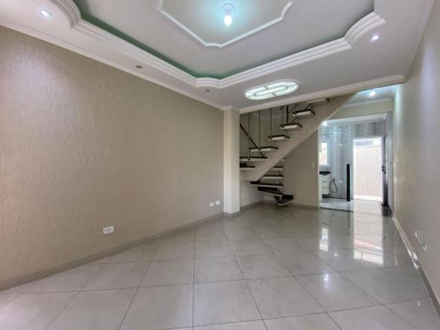 Sobrado em condomínio fechado com 85m², 2 dormitórios e 2 vagas SBC/SP