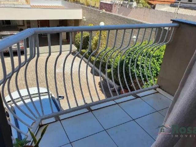 SOBRADO EM CONDOMINIO FECHADO, com suite na parte inferior, PRÓXIMO AO SHOPPING ESTAÇÃO, para venda