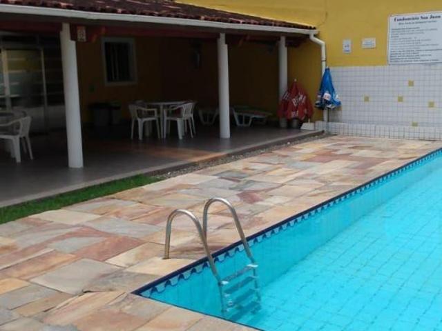 Sobrado em condominio fechado com piscina 100 metros da praia!