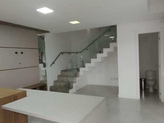 Sobrado em condominio fechado de 03 Dormitórios Bairro Niteroi Canoas RS