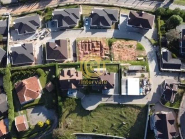 Sobrado em Condomínio Fechado em Campos do Jordão, vista aberta de toda sala