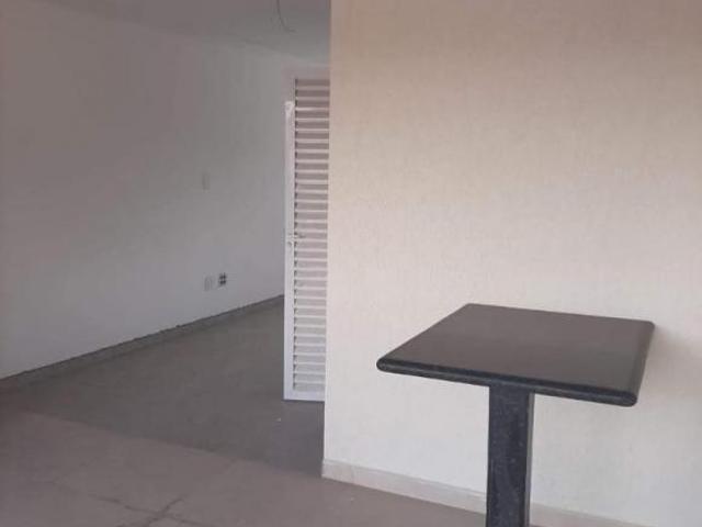 Sobrado em Condomínio Fechado na Chácara Seis de Outubro com 118m² 3 dormitórios 1 suíte 2 vagas