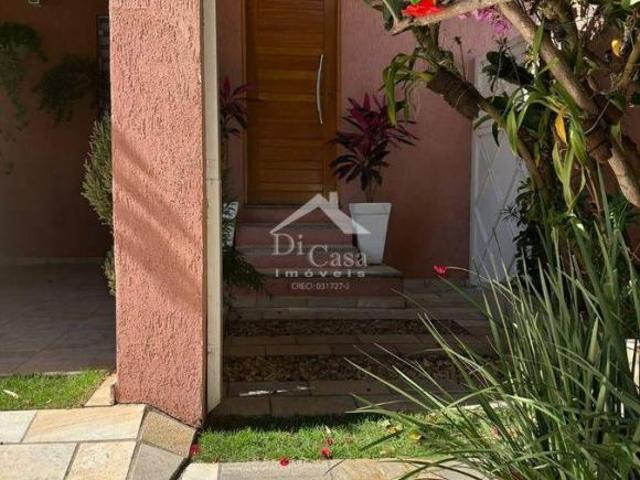 Sobrado em Condomínio Fechado na Região da Alameda Lucas | 3 Dormitórios, Suíte e Piscina Privativa
