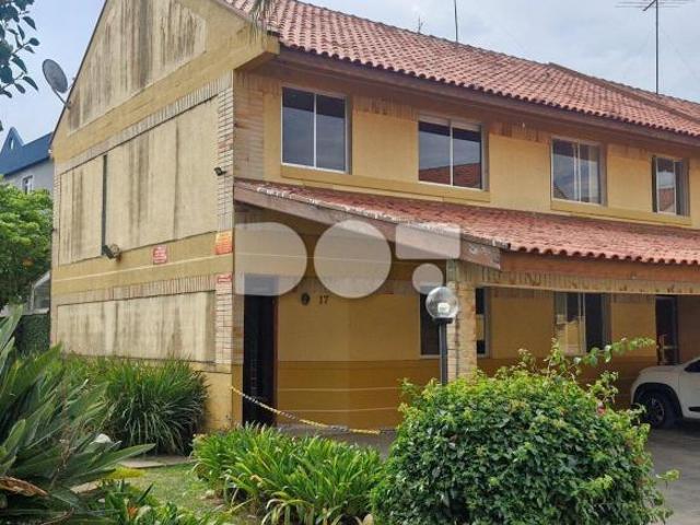 Sobrado em condomínio fechado no Bairro Uberaba