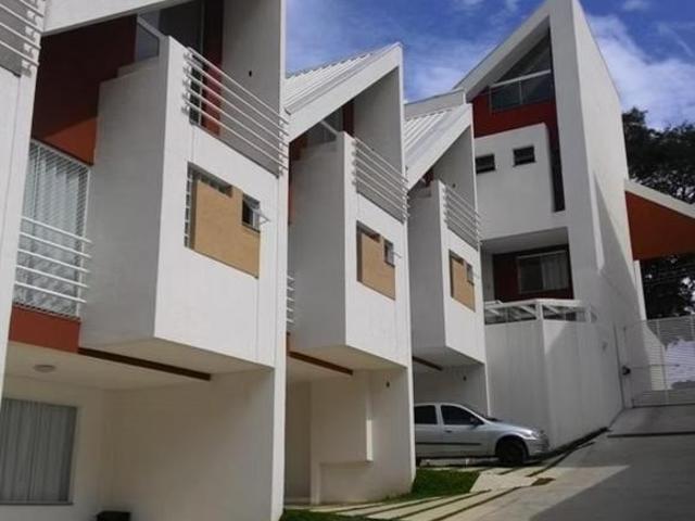 Sobrado em Condomínio Fechado no Pilarzinho – 214 m² e 3 Quartos
