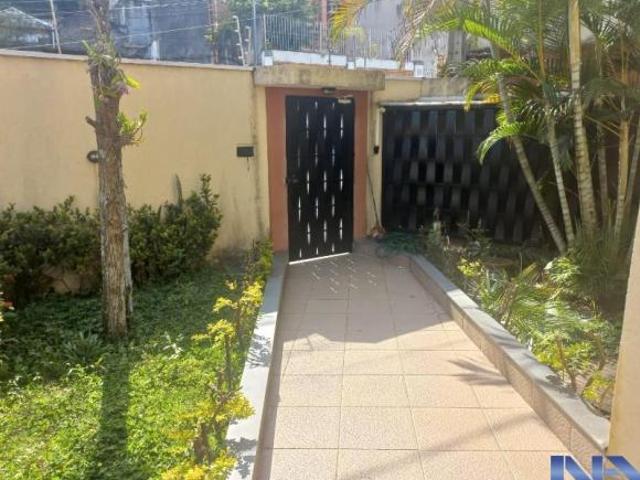 SOBRADO EM CONDOMINIO FECHADO, PROXIMO A METRÔ E ÔNIBUS